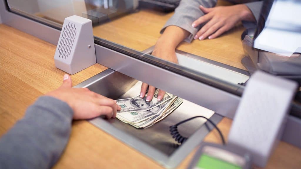 CD vs Savings Account: Which Should You Pick? - BiltWealth